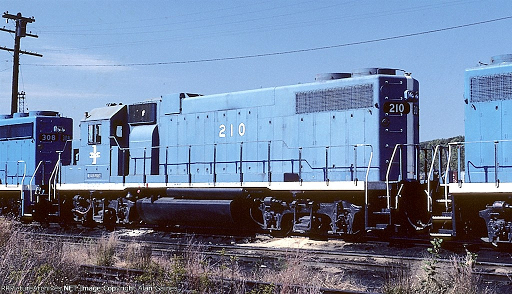 B&M GP38-2 210